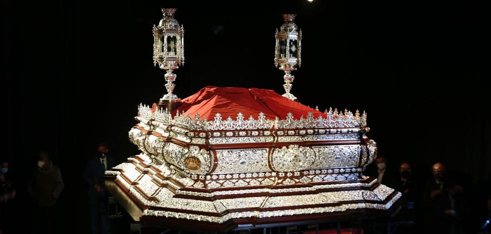 Semana Santa de Málaga | El trono del Señor de Málaga gana en altura ...