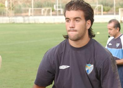 Málaga CF | Manolo Reina, primer fichaje del nuevo proyecto, firma por ...