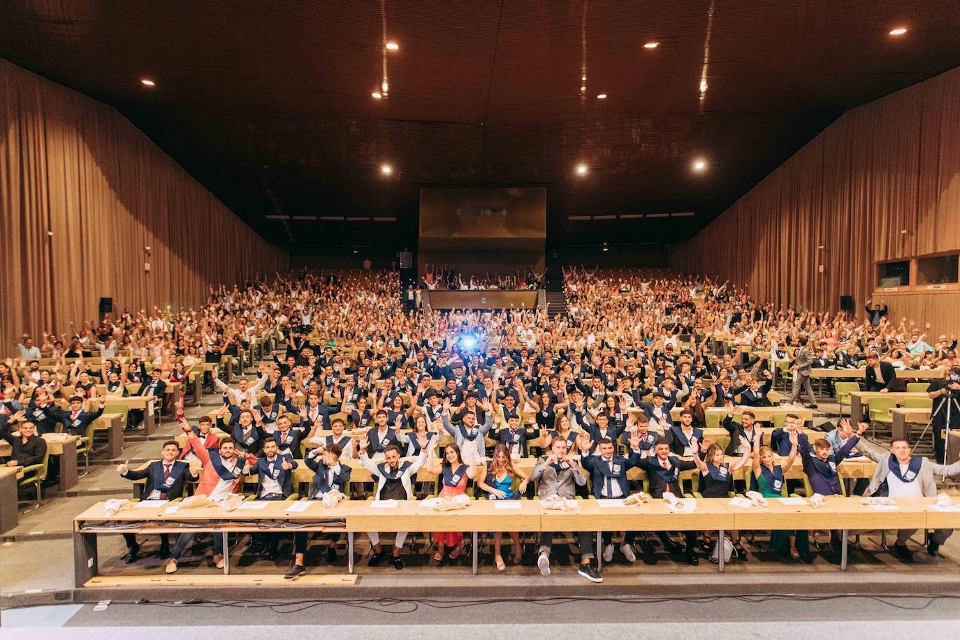 MEDAC celebra la graduación de más de 800 alumnos de FP en Málaga ...