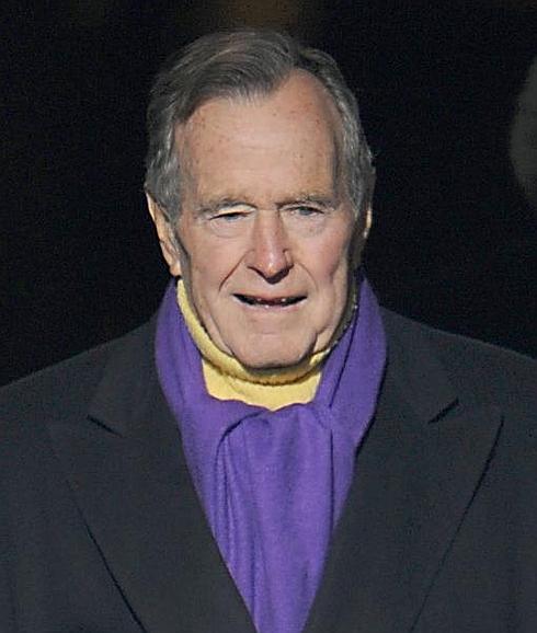 George Bush padre, hospitalizado por problemas respiratorios | Diario Sur